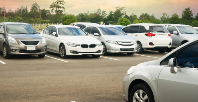 Parking correctly: reverse parking, side parking, forward parking and ...